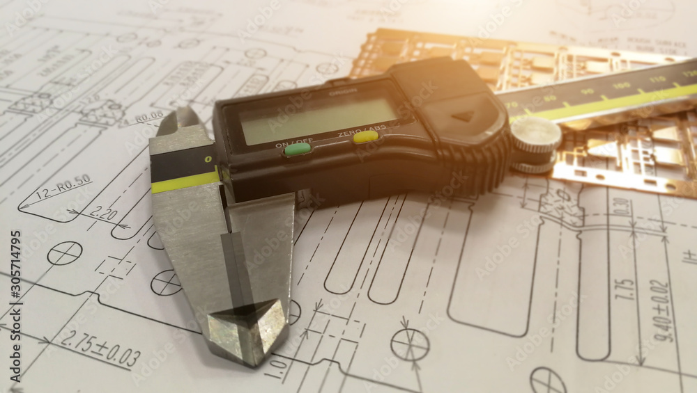 Engineering drawing and digital vernier calipers ,Measuring the ...
