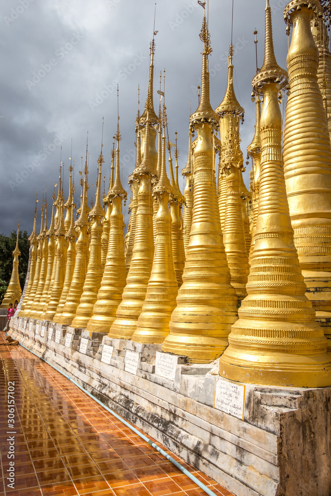 Shwe Inn Dain Pagoda, Inle lake, Myanmar. Ancient Inn Dain complex ...