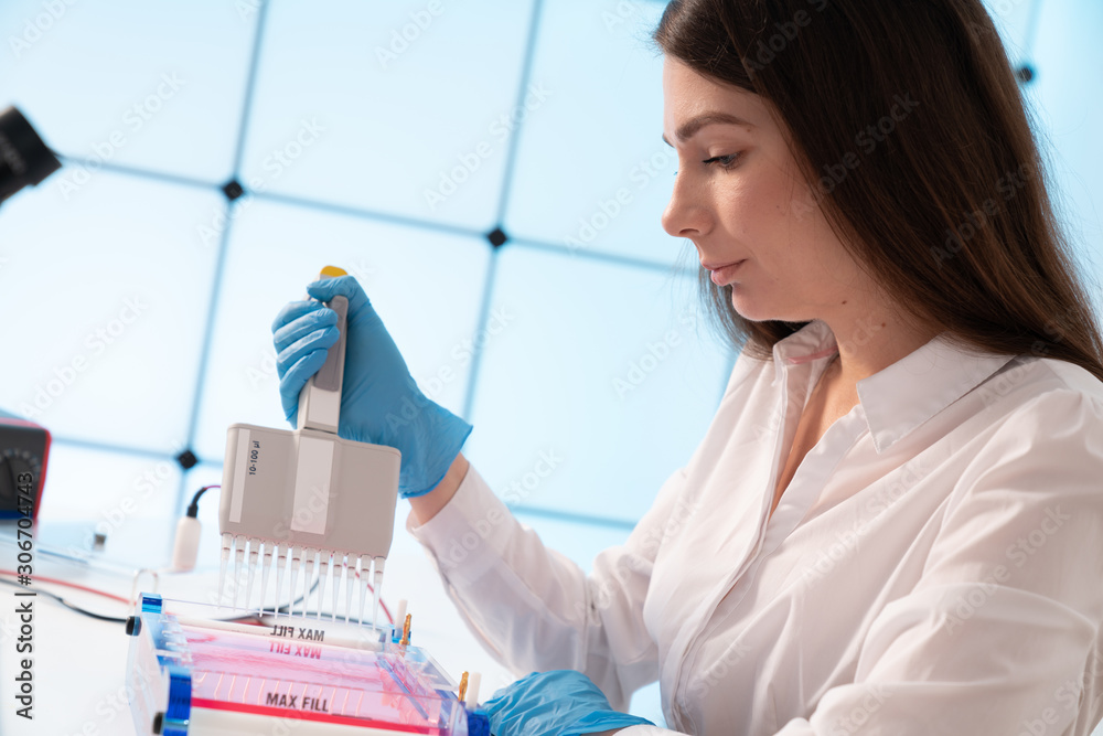 Loading Samples and Running an Agarose Gel for electrophoresis, Gel ...
