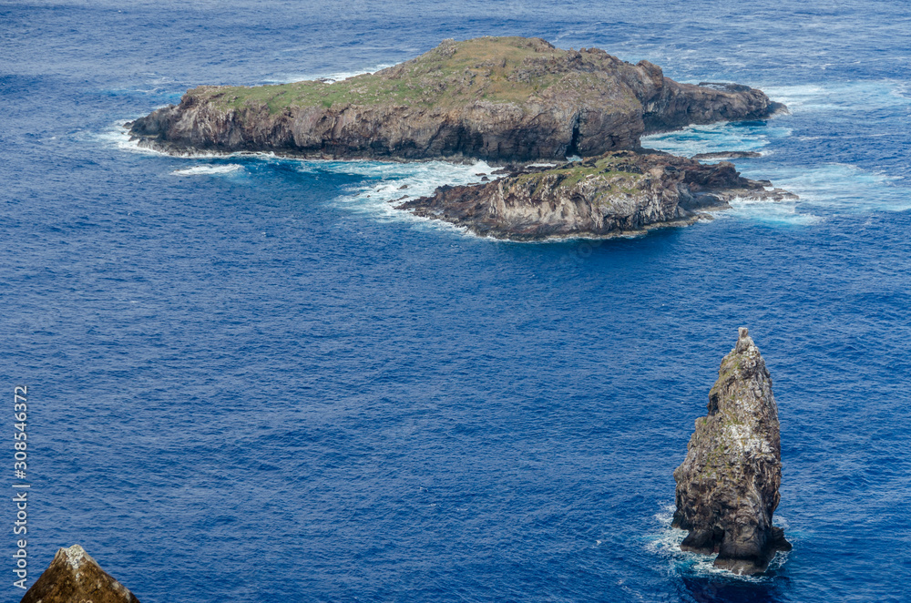 Chile - Rapa Nui or Easter Island - islas de Motu Kao Kao - Motu Iti y ...