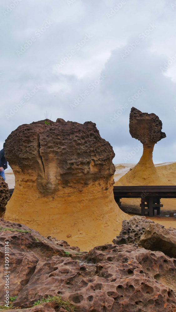 Rock formation seem as Queen's head on Yehliu Geopark, New Taipei ...