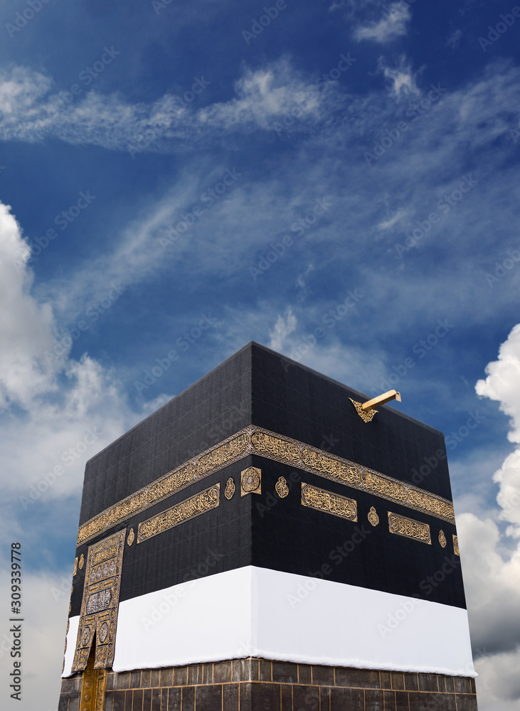 Kaaba in Mecca with vertical sky background Stock Photo | Adobe Stock