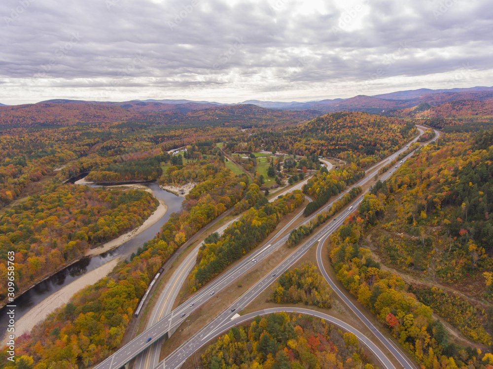 Foto Interstate Highway 93 at Exit 30 with US Route 3 and Pemigewasset ...