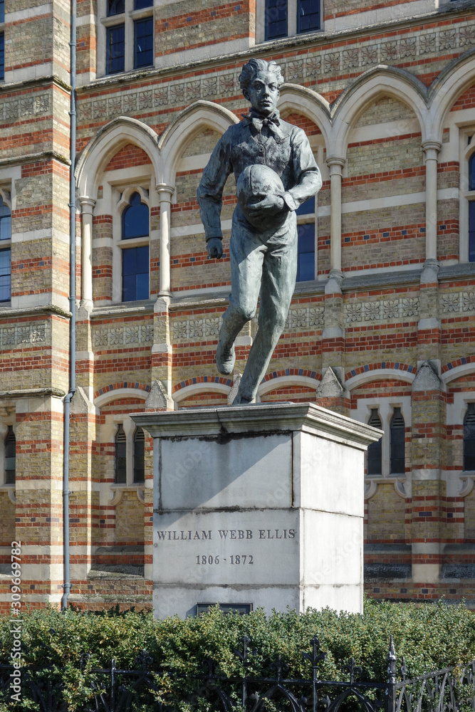 Photo Stock William Webb Ellis statue in Rugby, England | Adobe Stock