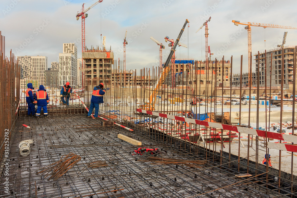 Foto de Stock Construction of reinforced concrete base plate of ...