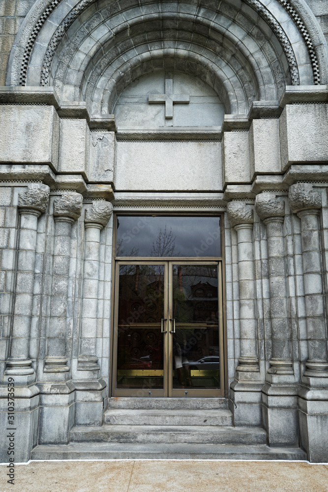 Exterior architecture and design of 'Cathedral Basilica of Saint Louis ...