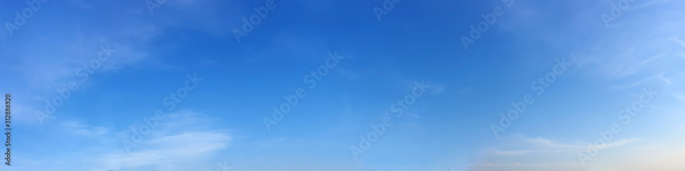 Panorama sky with cloud on a sunny day. Beautiful cirrus cloud ...