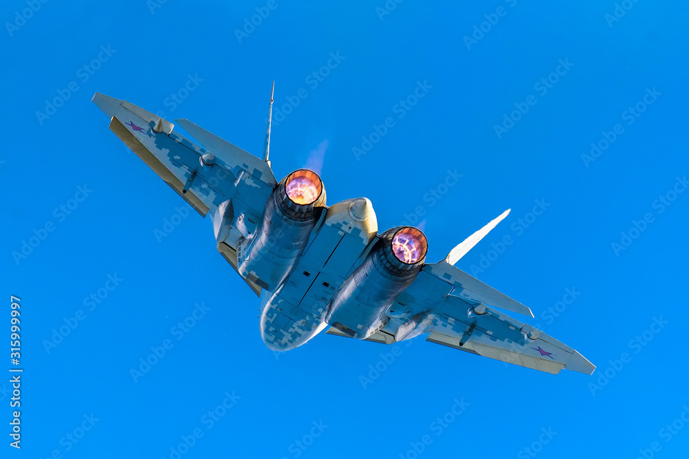 Foto de Stock Russian 5th generation jet fighter Sukhoi Su-57 (PAK-FA ...