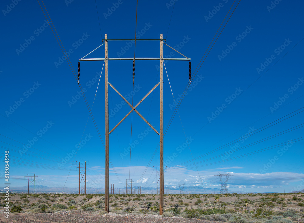 USA, Nevada, Clark County, Las Vegas Valley. A high voltage power ...