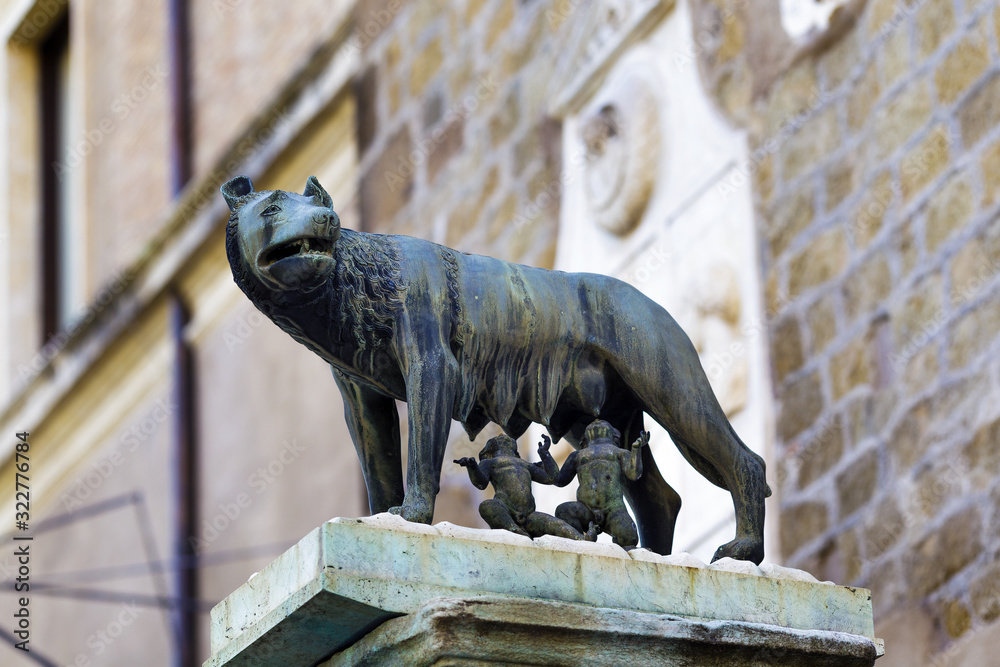 Fotografie The bronze sculpture copy of The Capitoline Wolf (Lupa ...