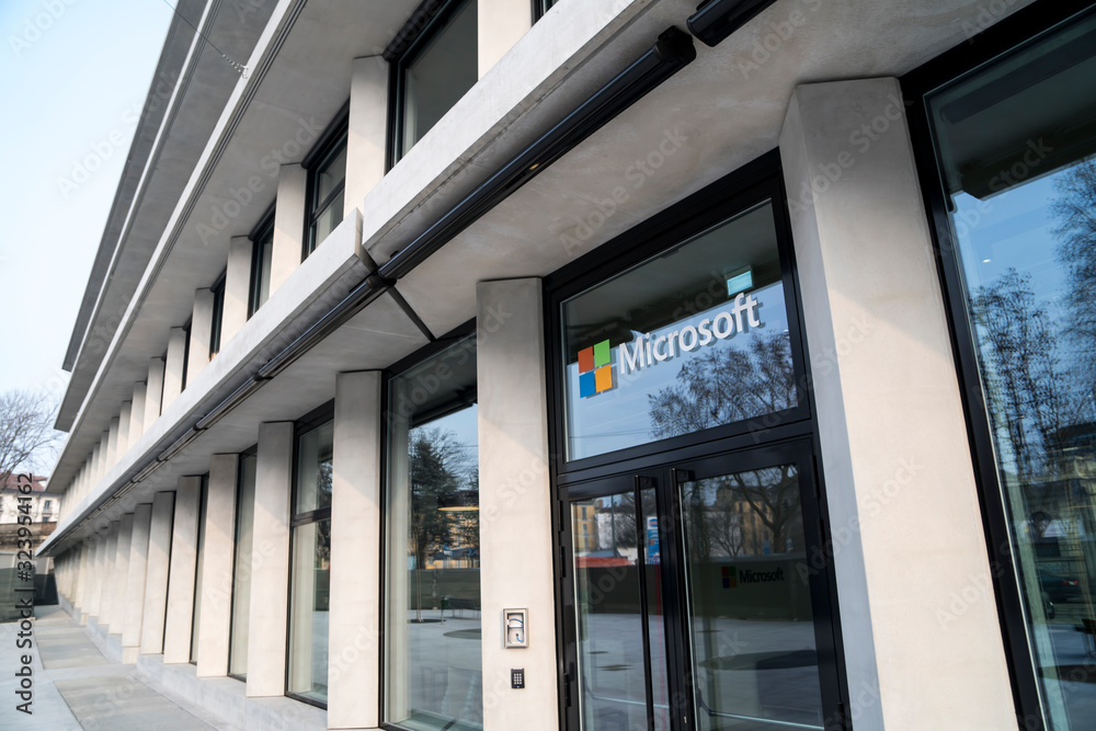 Foto Milan, Italy - February 18, 2017: The new Microsoft Italian ...