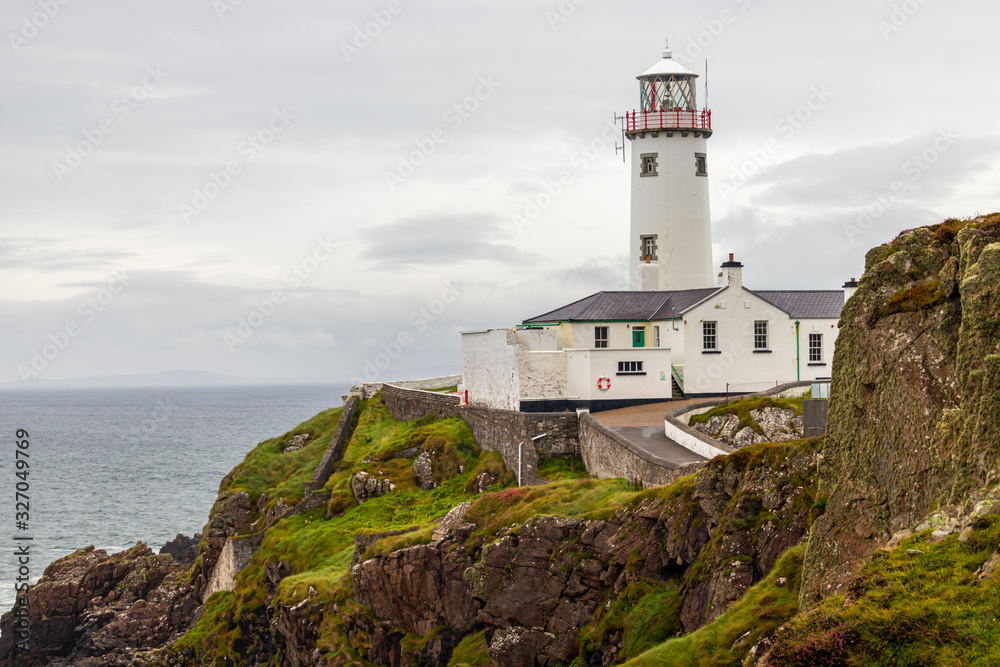 Zdjęcie bez tantiem: Fanad Head Lighthouse was conceived as essential ...
