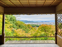 Spring Garden Window Frame View Gratis Stock Foto - Public Domain Pictures