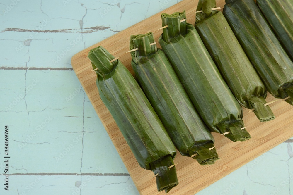 Lemper Ayam, Indonesian snack made of glutinous rice filled with ...