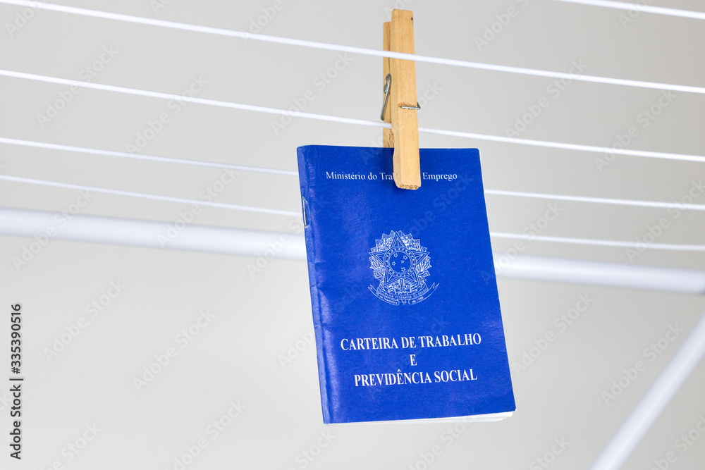 A portfolio of Brazilian workers (Translation "Work Permit, Ministry of ...