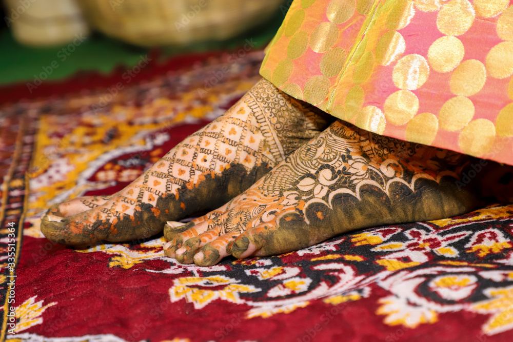 New indian bridal leg with mehandi design Stock Photo | Adobe Stock