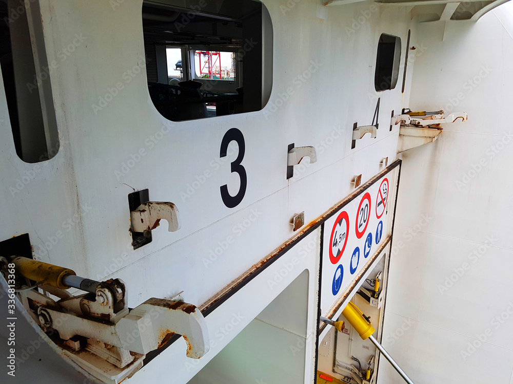 Roro ferry ramp closing mechanism Stock Photo | Adobe Stock