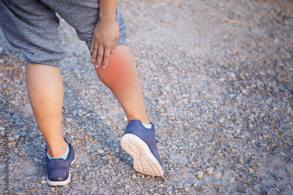 Female runners have sore legs. May be due to inflammation of the ...