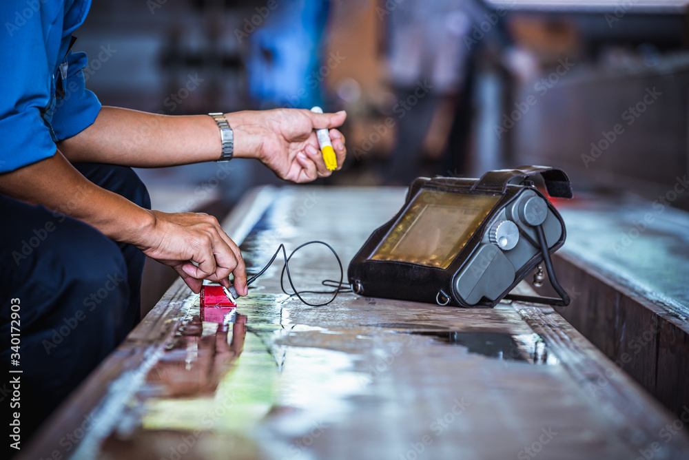 Foto stock di UT, Ultrasonic testing to detect imperfection or defect ...