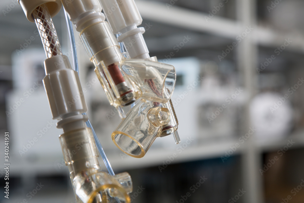 Apparatus for artificial lung ventilation. Intensive care ...