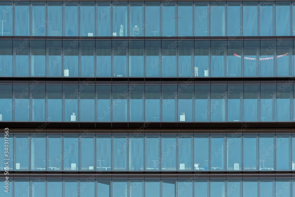 Foto Glass only facade of office building texture modern architecture do Stock | Adobe Stock