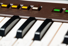 Yamaha PSR-310 Vintage Keyboard Free Stock Photo - Public Domain Pictures