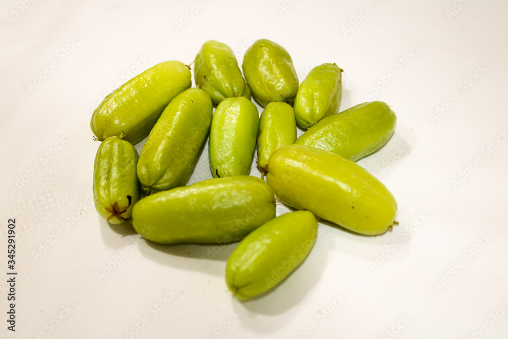 Foto Averrhoa bilimbi (commonly known as bilimbi, cucumber tree, or ...