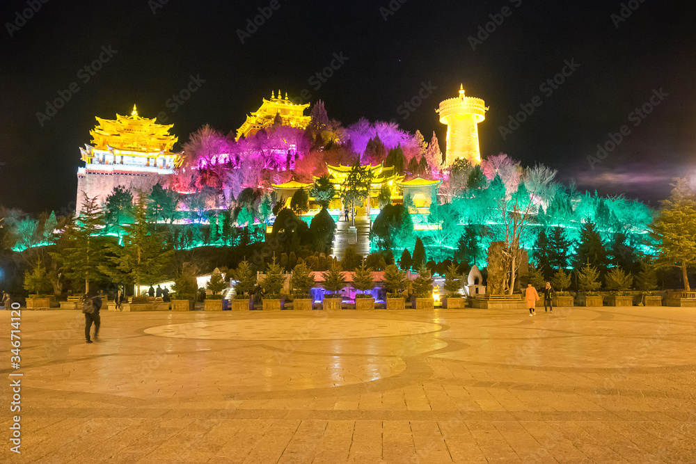Shangri-La Golden temple or Dafo temple With giant Spinning Golden ...