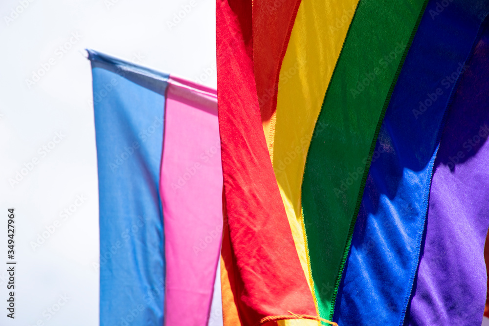 La bandera de arcoíris, bandera LGBT o bandera LGTB ha sido utilizada ...