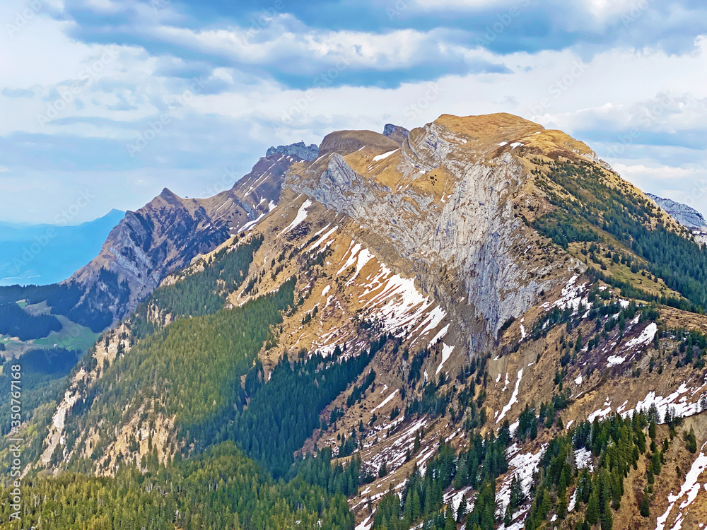 Alpine peaks of in the Swiss mountain range of Pilatus and in the ...