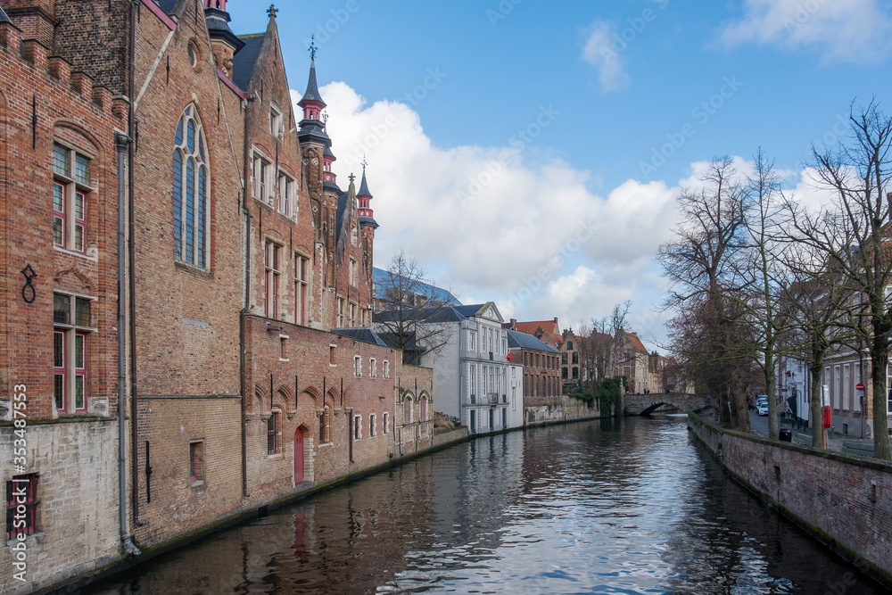 Foto The medieval city of Bruges is one of the most visited places in ...