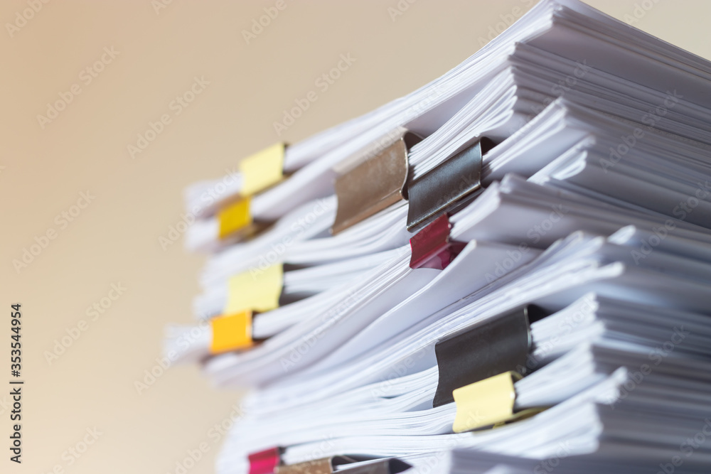 Foto de Stock Pile of student homework that assigned to student to be ...