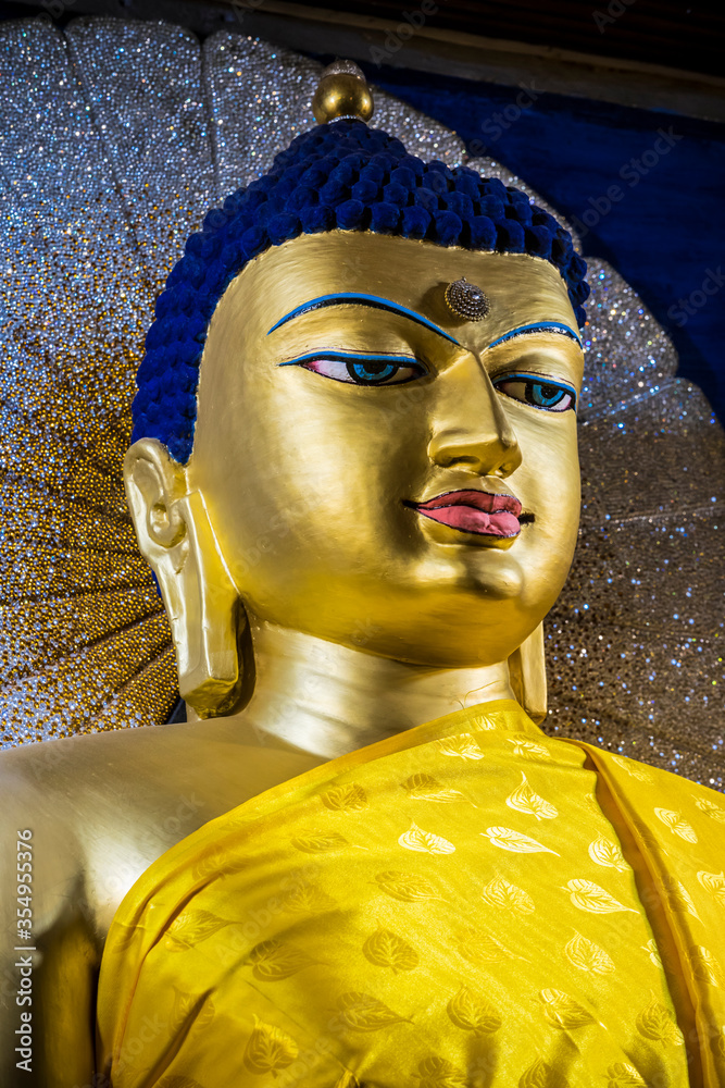 Beautiful Buddha statues in Mahabodhi Stupa Bodh Gaya at Bihar. India ...
