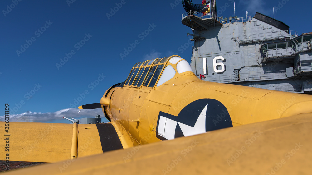 Yellow T 6 Texan training prop plane on WW2 era Lexington aircraft ...
