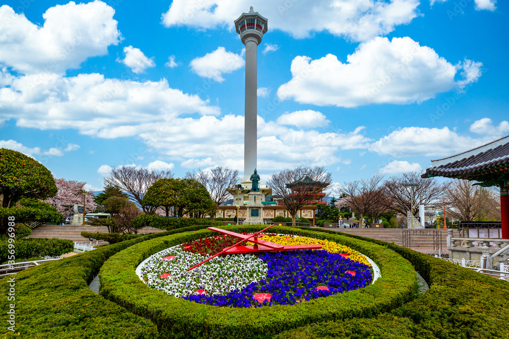 Stock-Foto „Busan tower with blu sky background, Beautiful landmark in ...