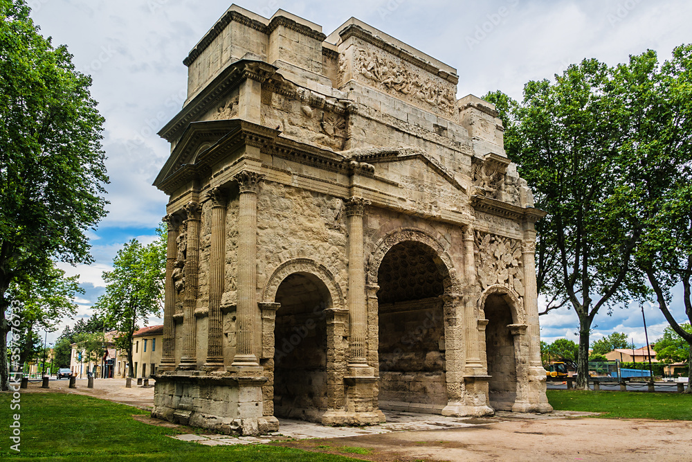 Photo Stock Triumphal Arch of Orange (Arc de Triomphe d Orange) is an ...