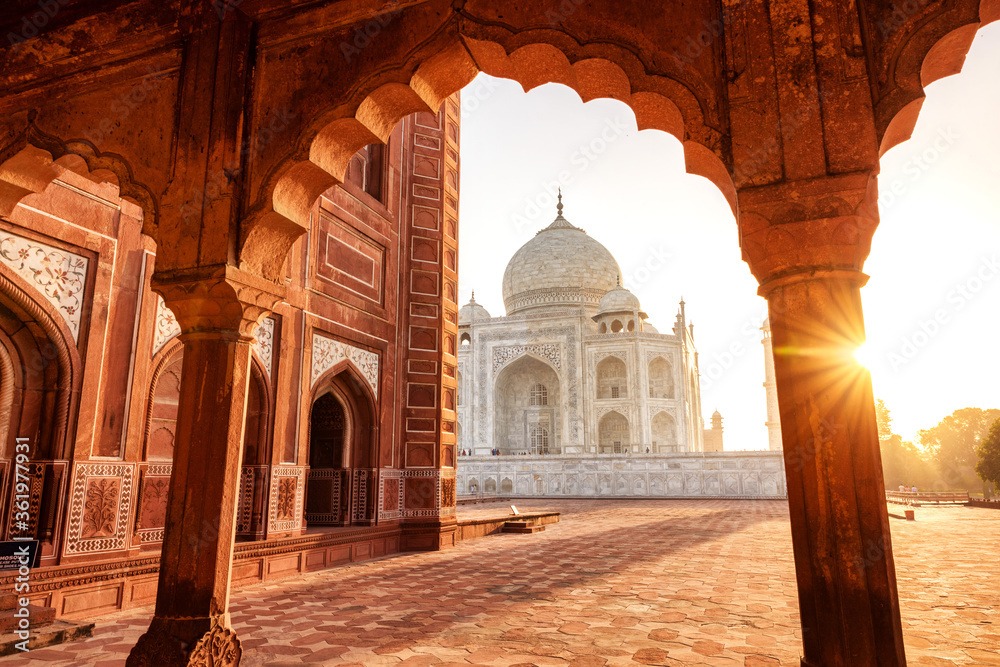 The magnificent Taj Mahal in India shows its full splendor at a ...
