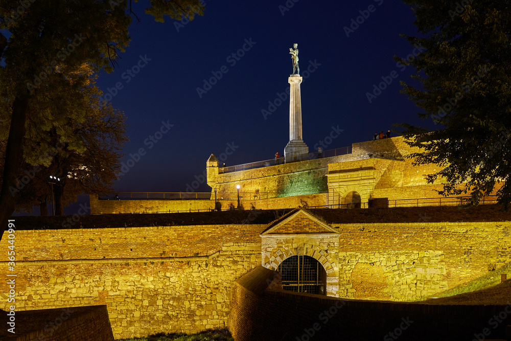 Night view of the Belgrade Fortress (Kalemegdan) with Victor monument ...