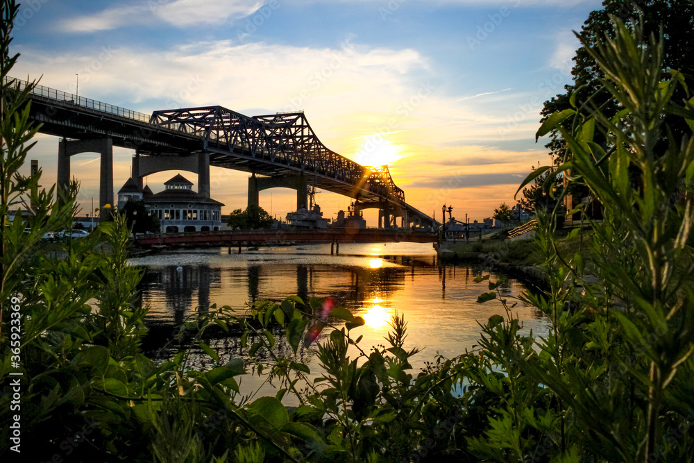 Frente a la bahía de Fall River MA Stock Photo | Adobe Stock