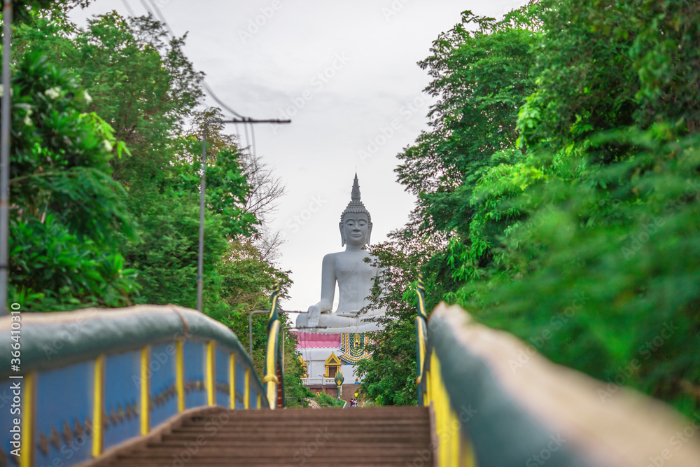 The background of a bridge or a walkway to admire the mountain scenery ...