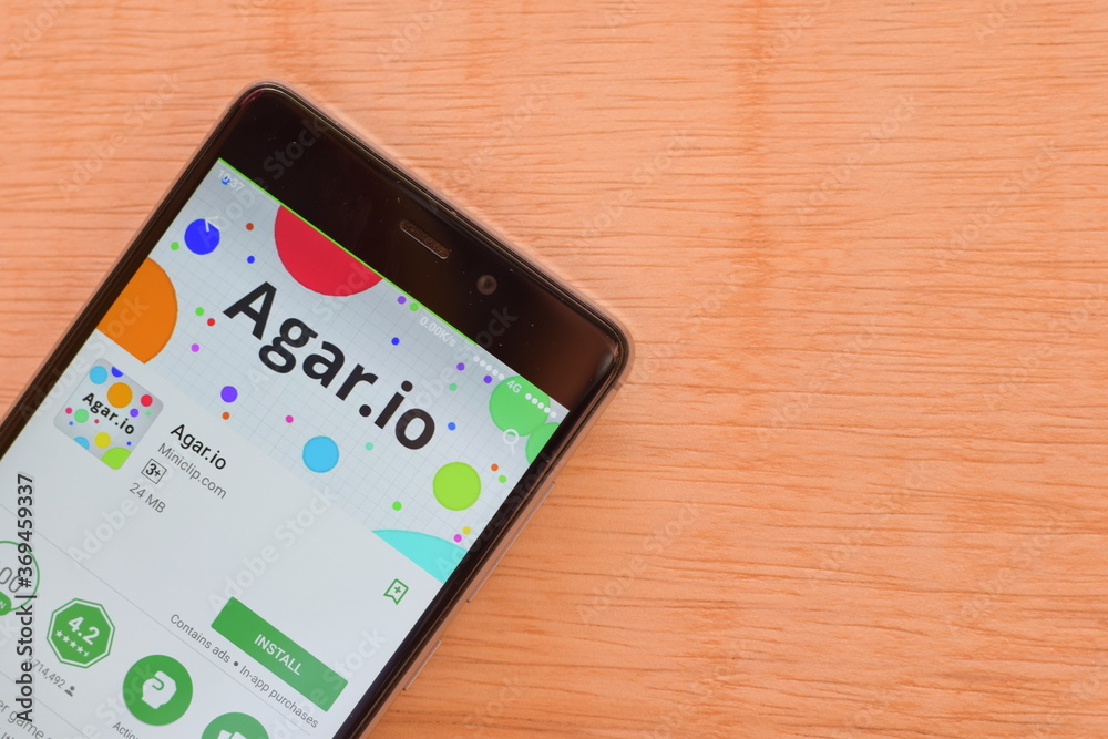 Agar.io dev app on Smartphone screen. Agar.io is a freeware web browser ...