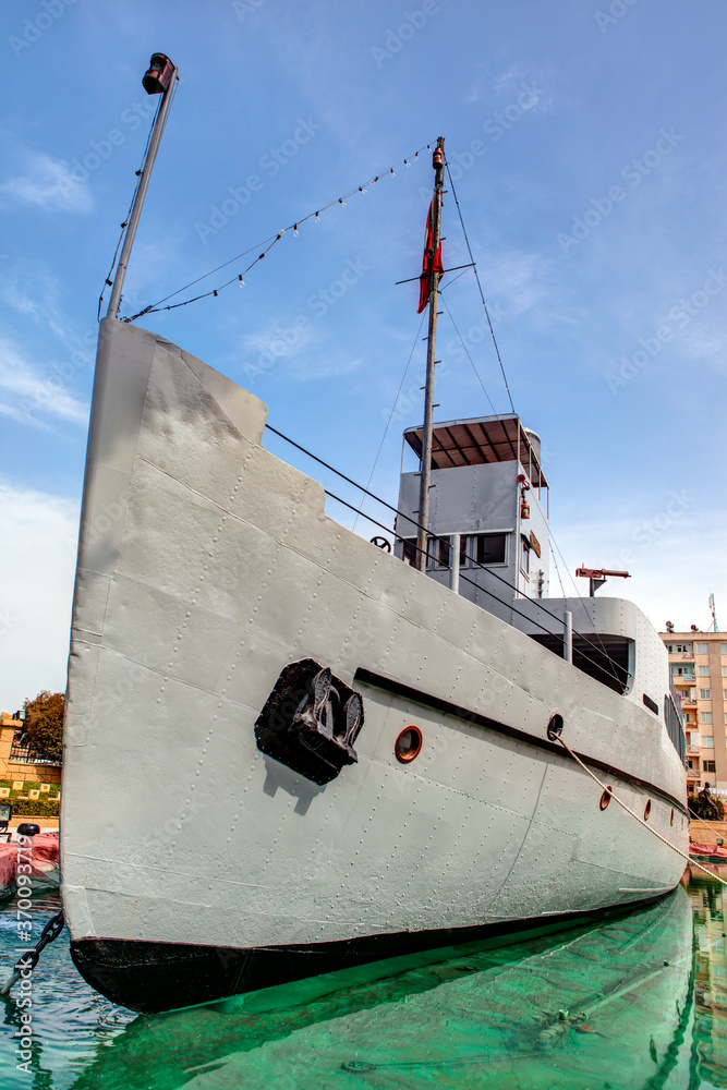 Foto de Stock Nusrat Mine Ship interior, This ship was used to lay ...