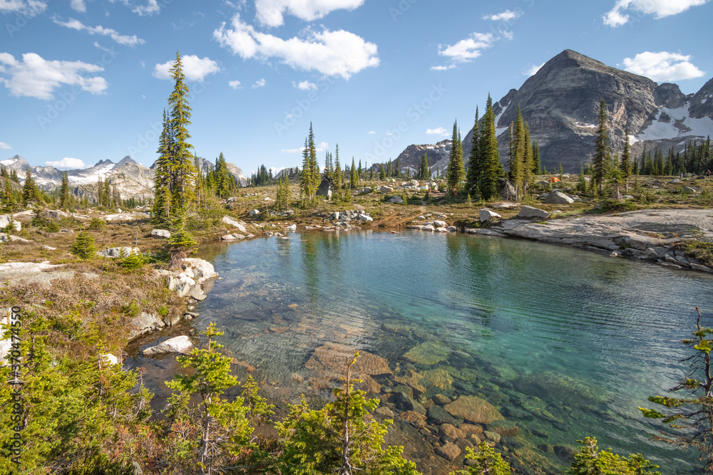 Gwillim Lakes, beautiful mountains and pristine alpine lakes in ...