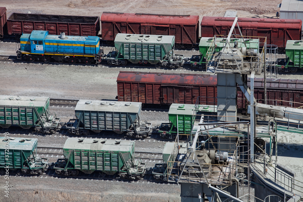 Photo Stock Mynaral, Kazakhstan: Hopper cars on railroad terminal of ...