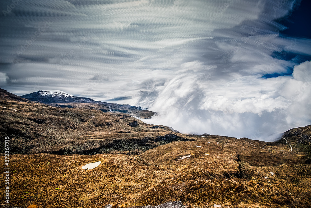 Paisajes del parque Nacional los Nevados PNN, nevado del Ruiz, el Cisne, montalas de Colombia ...