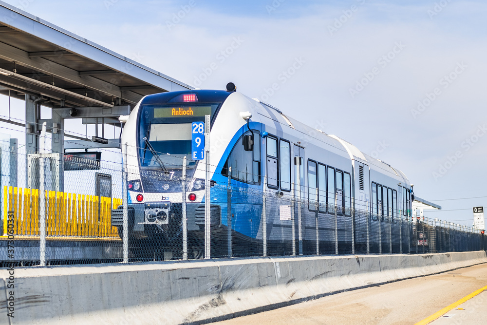 Foto de Stock July 25, 2020 Pittsburg / CA / USA - BART Diesel train ...