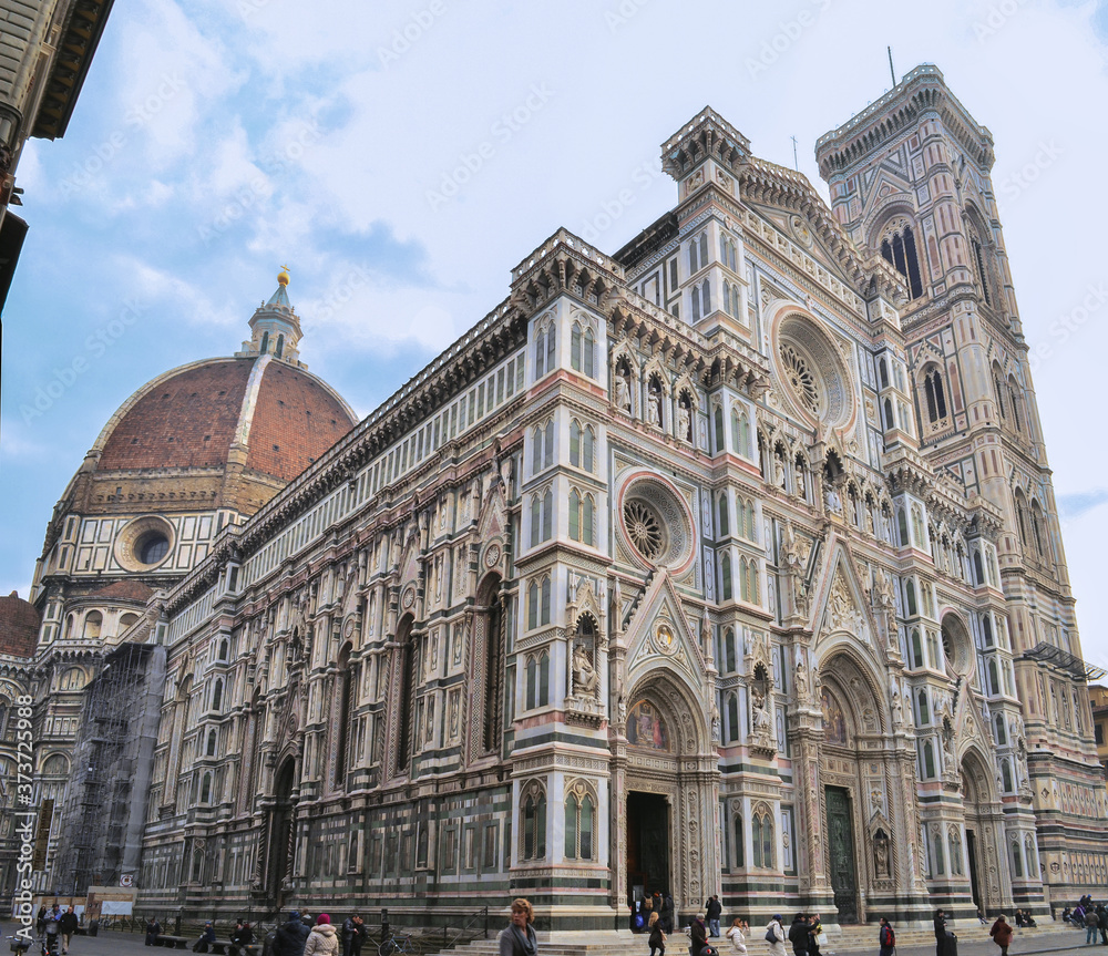 Outstanding and most beautifull cathedral in Florence ground view の ...