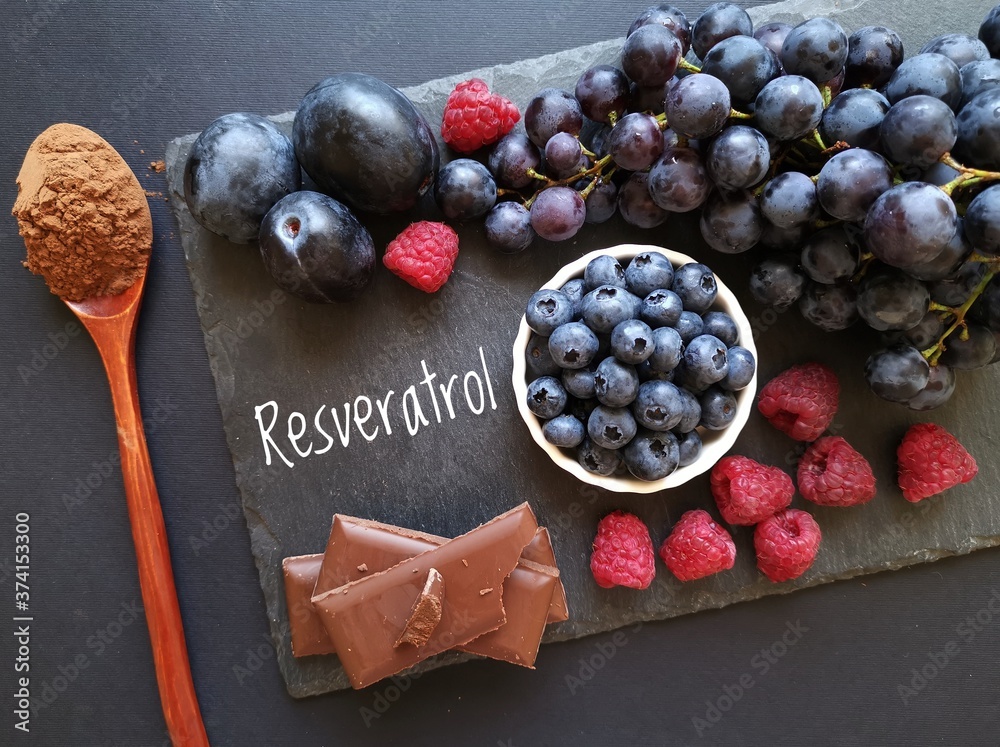 Foto de Stock Foods rich in resveratrol. Resveratrol is a powerful ...