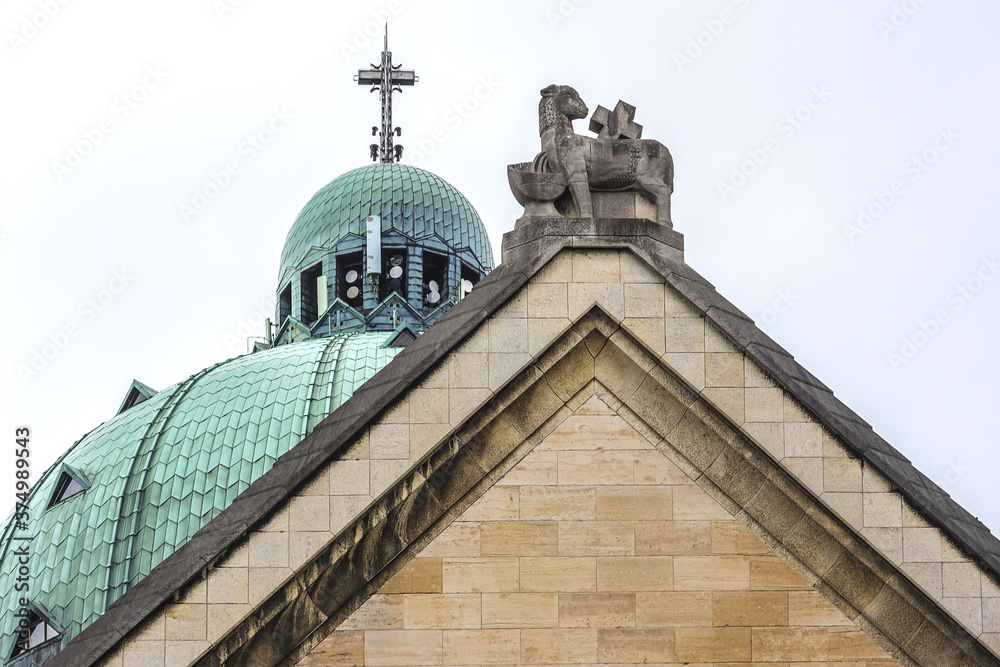 Basilica of Sacred Heart (Basilique Nationale du Sacre-Coeur) - Roman ...
