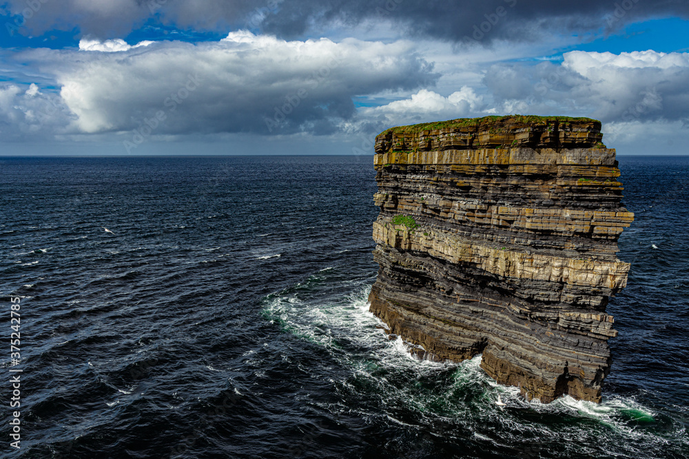 Dun Briste (broken fort) sea stack, Downpatrick Head, County Mayo, Wild ...